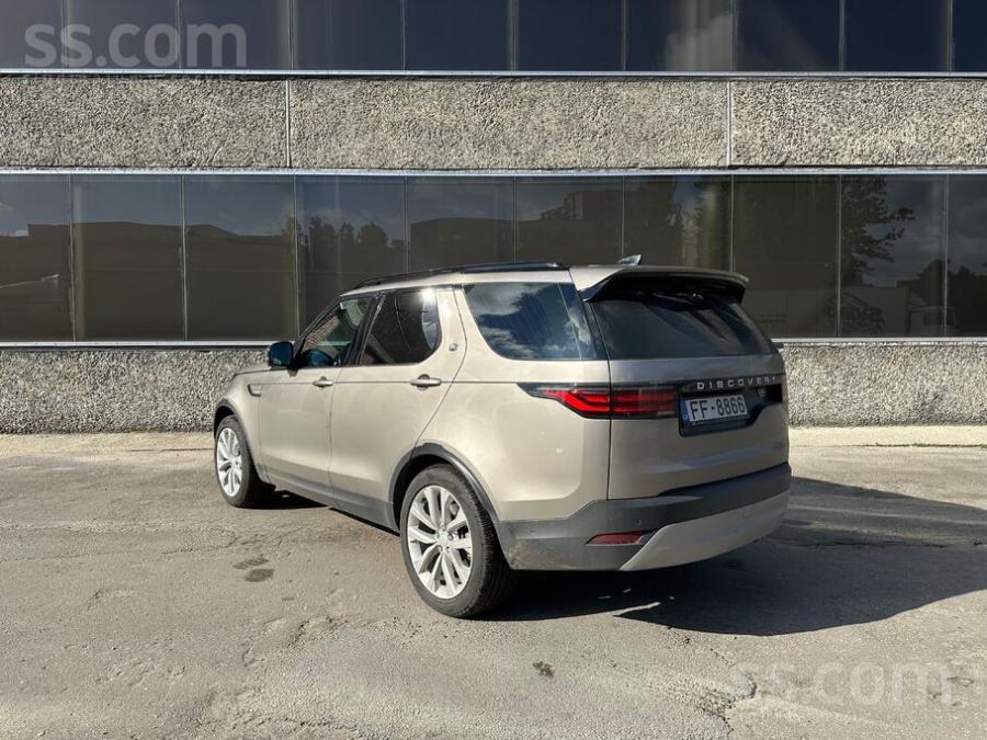 Brown Land Rover Discovery 2021 in Riga, with an engine capacity of 3.00 L and mileage of 130 thousand km for 29990 €, photo 4 on AUTOMOTO.COM.LV