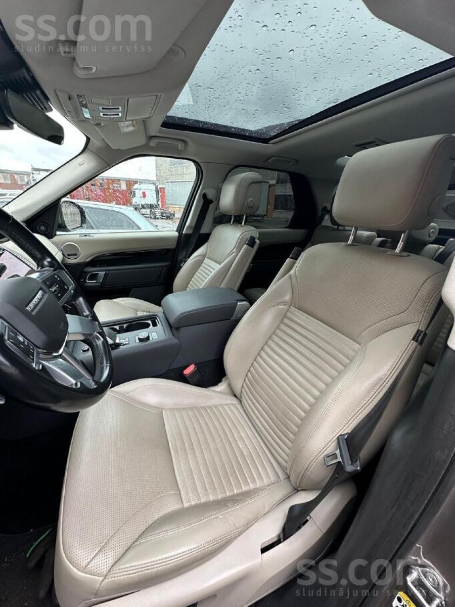 Brown Land Rover Discovery 2021 in Riga, with an engine capacity of 3.00 L and mileage of 130 thousand km for 29990 €, photo 8 on AUTOMOTO.COM.LV