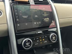Brown Land Rover Discovery 2021 in Riga, with an engine capacity of 3.00 L and mileage of 130 thousand km for 29990 €, photo 13 on AUTOMOTO.COM.LV