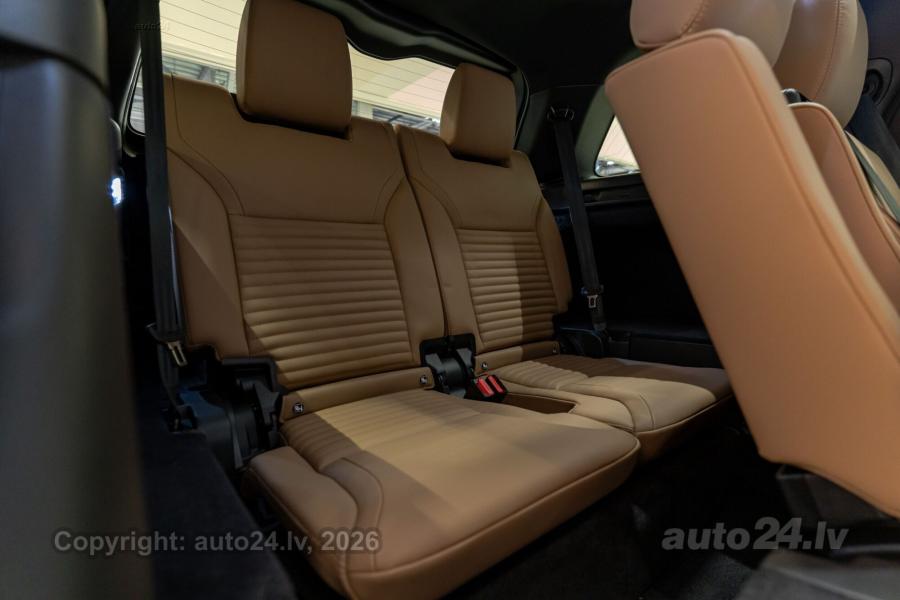 Brūns Land Rover Discovery 2026 Tallina, ar dzinēja tilpumu 3.00 L un nobraukumu 0 tūkst. km par 94600 €, foto 13 vietnē AUTOMOTO.COM.LV