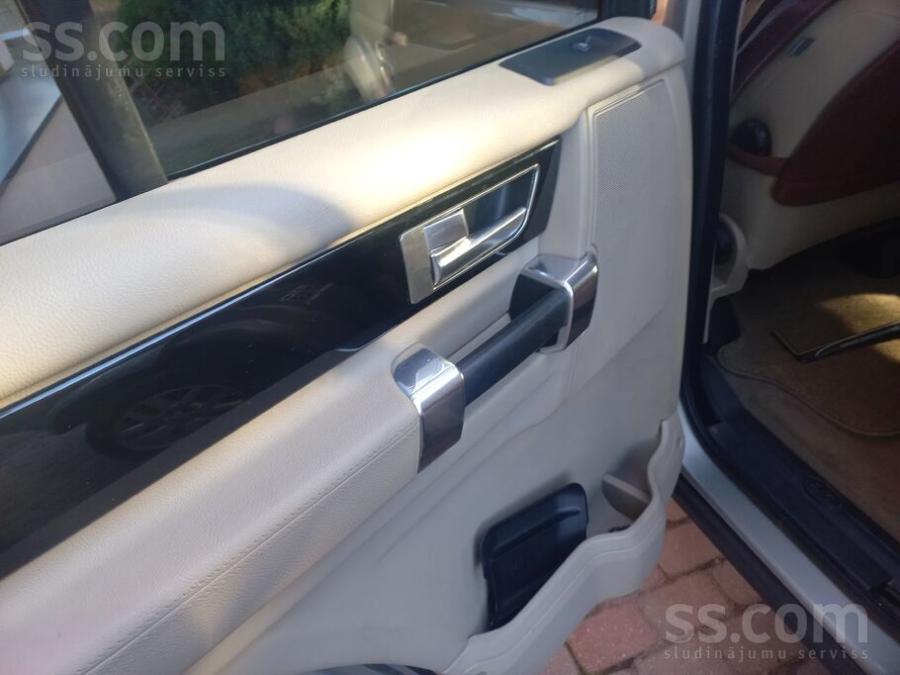 Land Rover Discovery 2010 Rīga, ar dzinēja tilpumu 2.70 L un nobraukumu 244 tūkst. km par 8290 €, foto 8 vietnē AUTOMOTO.COM.LV