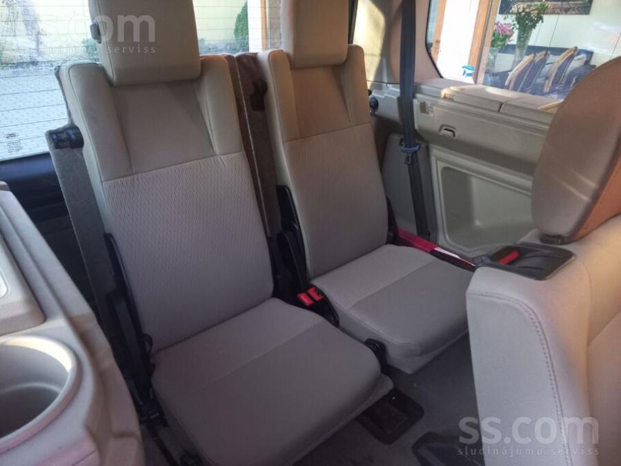 Land Rover Discovery 2010 Rīga, ar dzinēja tilpumu 2.70 L un nobraukumu 244 tūkst. km par 8290 €, foto 11 vietnē AUTOMOTO.COM.LV