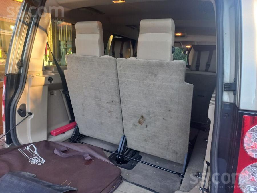 Land Rover Discovery 2010 Rīga, ar dzinēja tilpumu 2.70 L un nobraukumu 244 tūkst. km par 8290 €, foto 12 vietnē AUTOMOTO.COM.LV