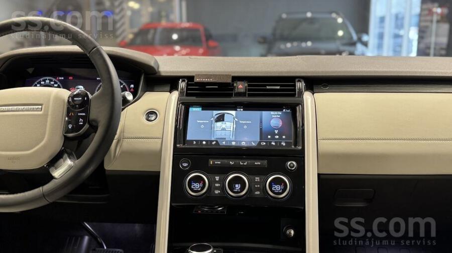 Land Rover Discovery 2020 Rīga, ar dzinēja tilpumu 2.00 L un nobraukumu 74 tūkst. km par 30490 €, foto 20 vietnē AUTOMOTO.COM.LV