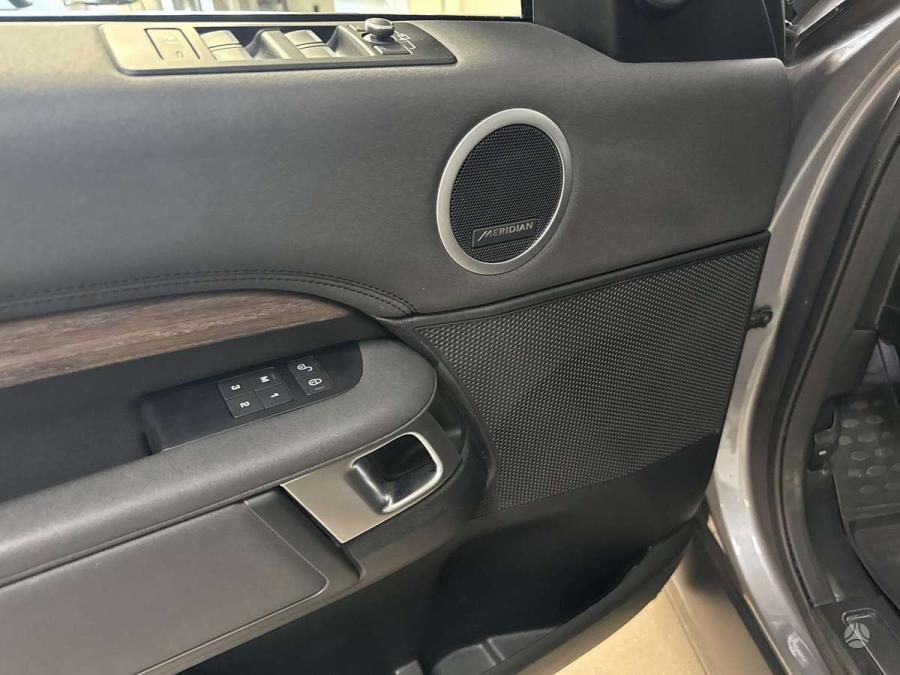 Land Rover Discovery 2020 in Vilnius, with an engine capacity of 2.00 L and mileage of 133 thousand km for 24000 €, photo 10 on AUTOMOTO.COM.LV