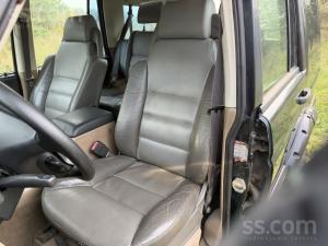 Green Land Rover Discovery 1999 in Riga, with an engine capacity of 2.50 L and mileage of 265 thousand km for 6700 €, photo 9 on AUTOMOTO.COM.LV