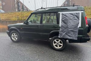 Zaļš Land Rover Discovery 2000 Kauņa, ar dzinēja tilpumu 2.50 L un nobraukumu 241 tūkst. km par 2600 €, foto 5 vietnē AUTOMOTO.COM.LV
