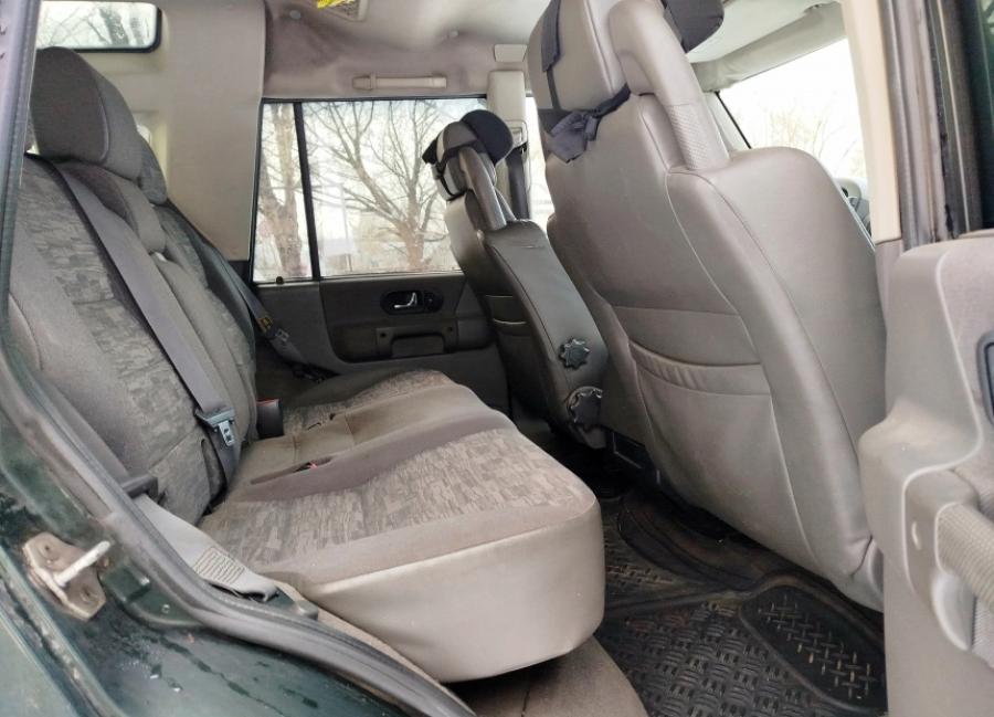 Zaļš Land Rover Discovery 2000 Rīga, ar dzinēja tilpumu 2.50 L un nobraukumu 378 tūkst. km par 2700 €, foto 10 vietnē AUTOMOTO.COM.LV