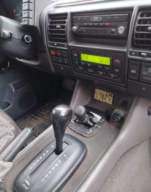 Zaļš Land Rover Discovery 2000 Rīga, ar dzinēja tilpumu 2.50 L un nobraukumu 378 tūkst. km par 2700 €, foto 15 vietnē AUTOMOTO.COM.LV