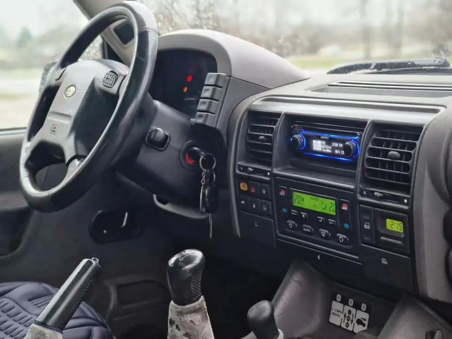 Zaļš Land Rover Discovery 2000 Grobiņa, ar dzinēja tilpumu 2.50 L un nobraukumu 283 tūkst. km par 3250 €, foto 11 vietnē AUTOMOTO.COM.LV