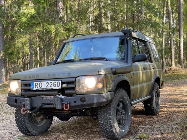 Green Land Rover Discovery 2003 in Ogre, with an engine capacity of 2.50 L and mileage of 227 thousand km for 8990 €, photo 1 on AUTOMOTO.COM.LV