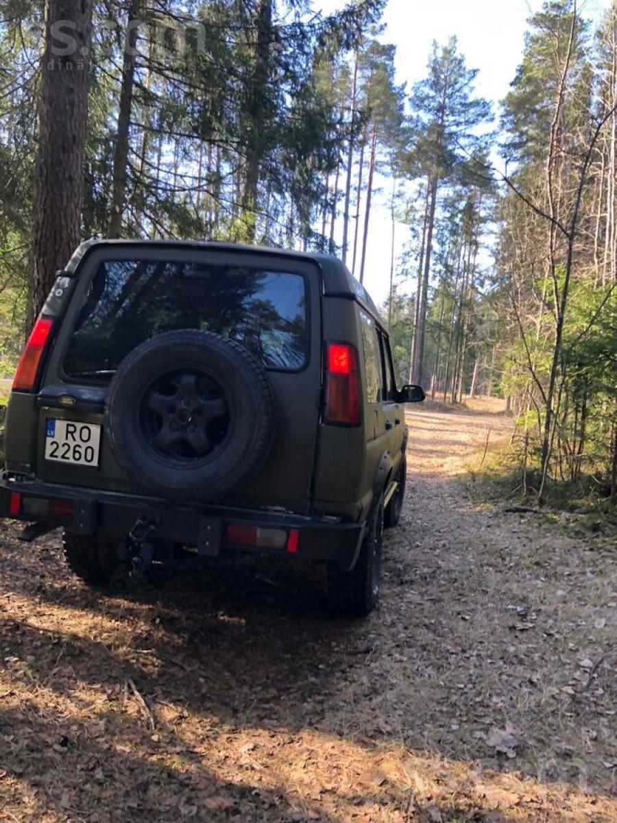 Zaļš Land Rover Discovery 2003 Ogre, ar dzinēja tilpumu 2.50 L un nobraukumu 227 tūkst. km par 8990 €, foto 4 vietnē AUTOMOTO.COM.LV