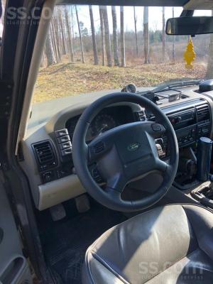 Zaļš Land Rover Discovery 2003 Ogre, ar dzinēja tilpumu 2.50 L un nobraukumu 227 tūkst. km par 8990 €, foto 9 vietnē AUTOMOTO.COM.LV