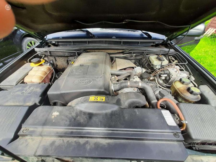 Green Land Rover Discovery 2003 in Anyksciai, with an engine capacity of 2.50 L and mileage of 286 thousand km for 3500 €, photo 8 on AUTOMOTO.COM.LV