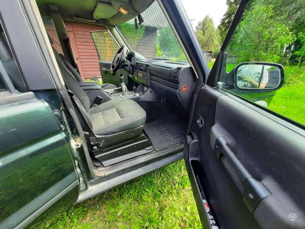 Green Land Rover Discovery 2003 in Anyksciai, with an engine capacity of 2.50 L and mileage of 286 thousand km for 3500 €, photo 10 on AUTOMOTO.COM.LV