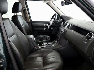 Zaļš Land Rover Discovery 2010 Tallina, ar dzinēja tilpumu 2.70 L un nobraukumu 334 tūkst. km par 1799 €, foto 16 vietnē AUTOMOTO.COM.LV