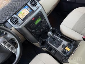 Zaļš Land Rover Discovery 2010 Rīga, ar dzinēja tilpumu 2.70 L un nobraukumu 265 tūkst. km par 7480 €, foto 25 vietnē AUTOMOTO.COM.LV