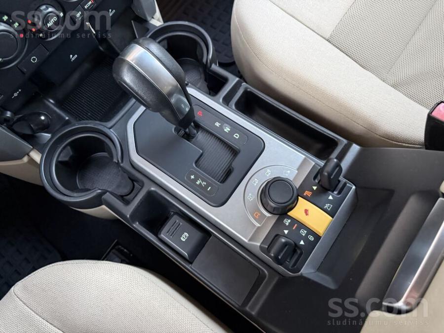 Zaļš Land Rover Discovery 2010 Rīga, ar dzinēja tilpumu 2.70 L un nobraukumu 265 tūkst. km par 7480 €, foto 29 vietnē AUTOMOTO.COM.LV