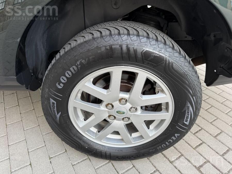Zaļš Land Rover Discovery 2010 Rīga, ar dzinēja tilpumu 2.70 L un nobraukumu 265 tūkst. km par 7480 €, foto 30 vietnē AUTOMOTO.COM.LV