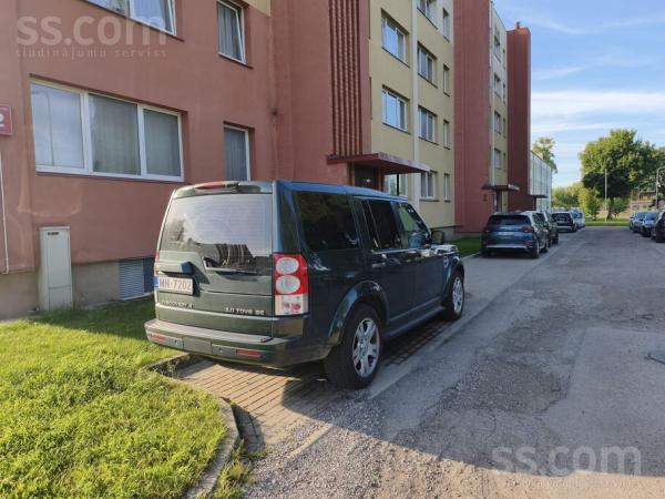 Zaļš Land Rover Discovery 2010 Liepāja, ar dzinēja tilpumu 3.00 L un nobraukumu 320 tūkst. km par 8500 €, foto 5 vietnē AUTOMOTO.COM.LV