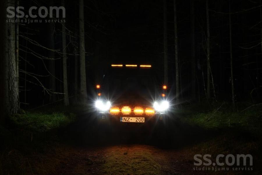 Zaļš Land Rover Discovery 2011 Rīga, ar dzinēja tilpumu 3.00 L un nobraukumu 265 tūkst. km par 21900 €, foto 15 vietnē AUTOMOTO.COM.LV