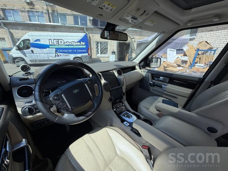 Zaļš Land Rover Discovery 2011 Rīga, ar dzinēja tilpumu 3.00 L un nobraukumu 265 tūkst. km par 21900 €, foto 24 vietnē AUTOMOTO.COM.LV