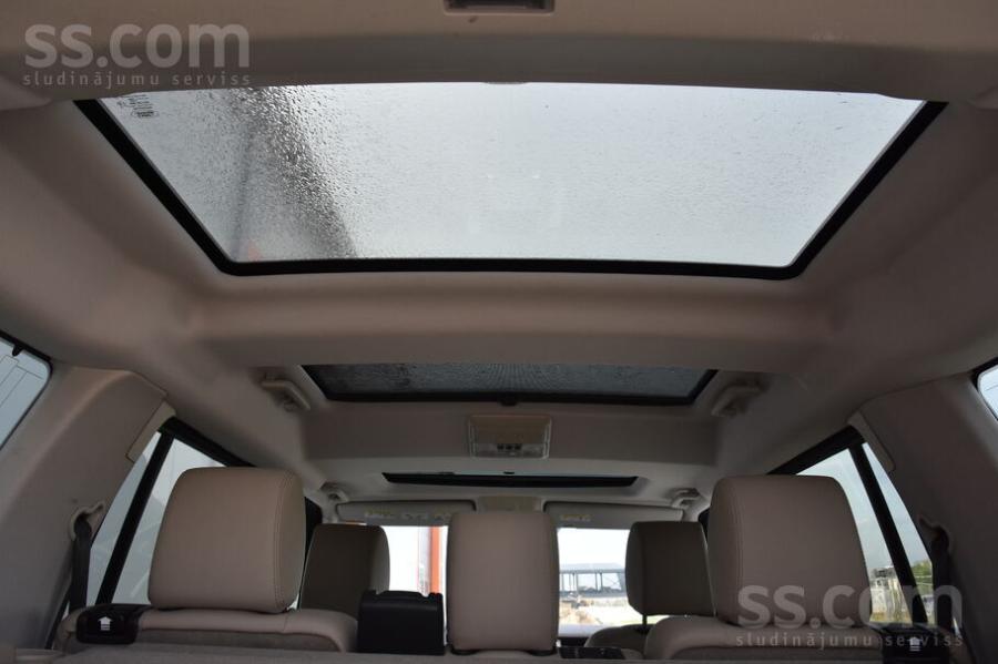 Green Land Rover Discovery 2011 in Riga, with an engine capacity of 3.00 L and mileage of 285 thousand km for 9750 €, photo 20 on AUTOMOTO.COM.LV