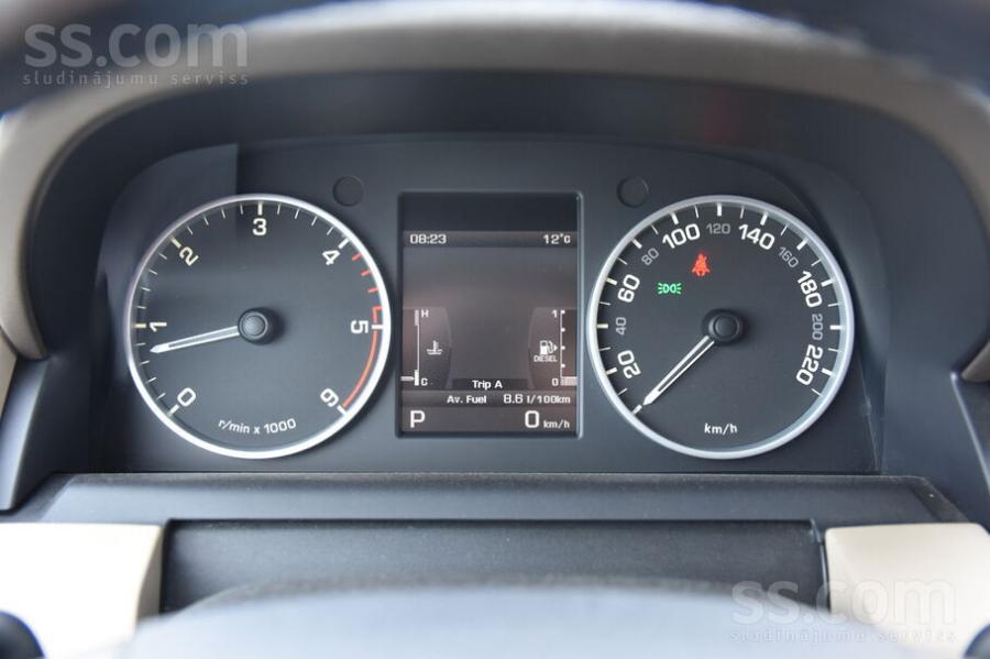 Green Land Rover Discovery 2011 in Riga, with an engine capacity of 3.00 L and mileage of 285 thousand km for 9750 €, photo 35 on AUTOMOTO.COM.LV