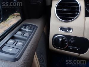 Zaļš Land Rover Discovery 2012 Liepāja, ar dzinēja tilpumu 3.00 L un nobraukumu 353 tūkst. km par 10850 €, foto 17 vietnē AUTOMOTO.COM.LV