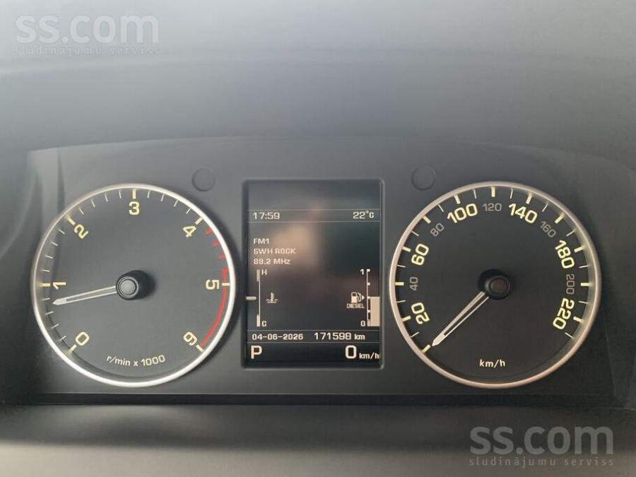Zaļš Land Rover Discovery 2014 Rīga, ar dzinēja tilpumu 3.00 L un nobraukumu 172 tūkst. km par 13300 €, foto 12 vietnē AUTOMOTO.COM.LV