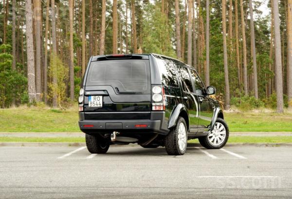 Green Land Rover Discovery 2014 in Riga, with an engine capacity of 3.00 L and mileage of 175 thousand km for 13990 €, photo 7 on AUTOMOTO.COM.LV