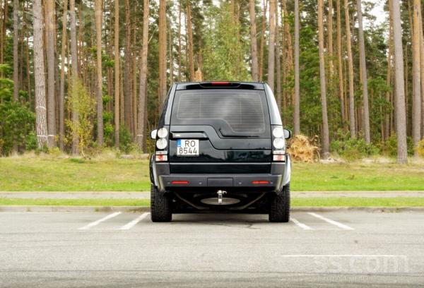 Green Land Rover Discovery 2014 in Riga, with an engine capacity of 3.00 L and mileage of 175 thousand km for 13990 €, photo 8 on AUTOMOTO.COM.LV