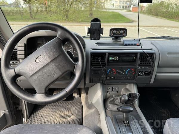 Grey Land Rover Discovery 1996 in Riga, with an engine capacity of 2.50 L and mileage of 280 thousand km for 3950 €, photo 7 on AUTOMOTO.COM.LV