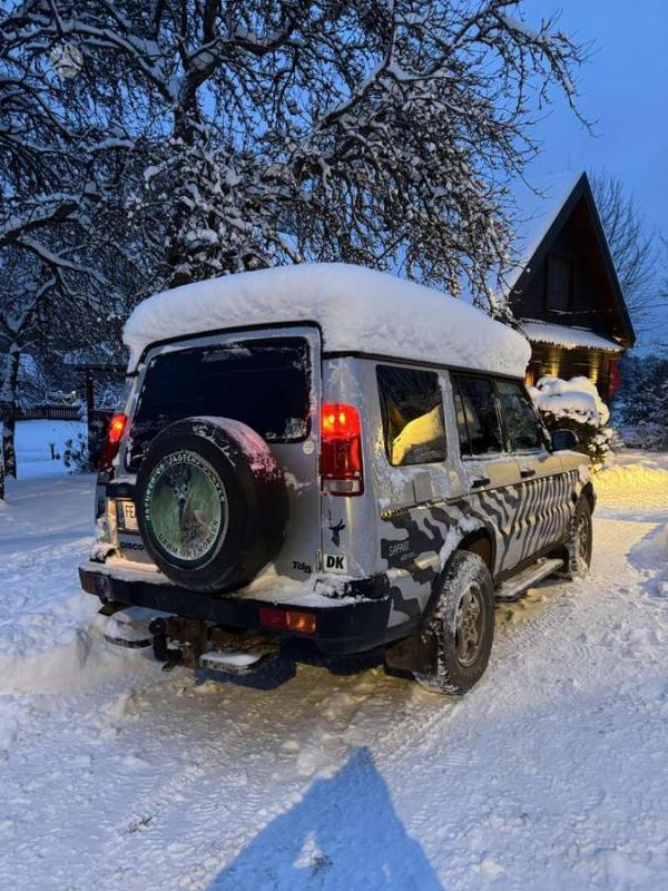Grey Land Rover Discovery 2002 in Svencionys, with an engine capacity of 2.50 L and mileage of 260 thousand km for 3400 €, photo 4 on AUTOMOTO.COM.LV