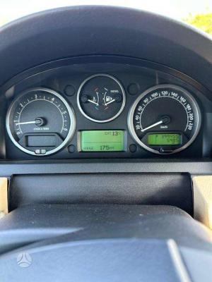 Grey Land Rover Discovery 2005 in Kaunas, with an engine capacity of 2.72 L and mileage of 399 thousand km for 3990 €, photo 8 on AUTOMOTO.COM.LV