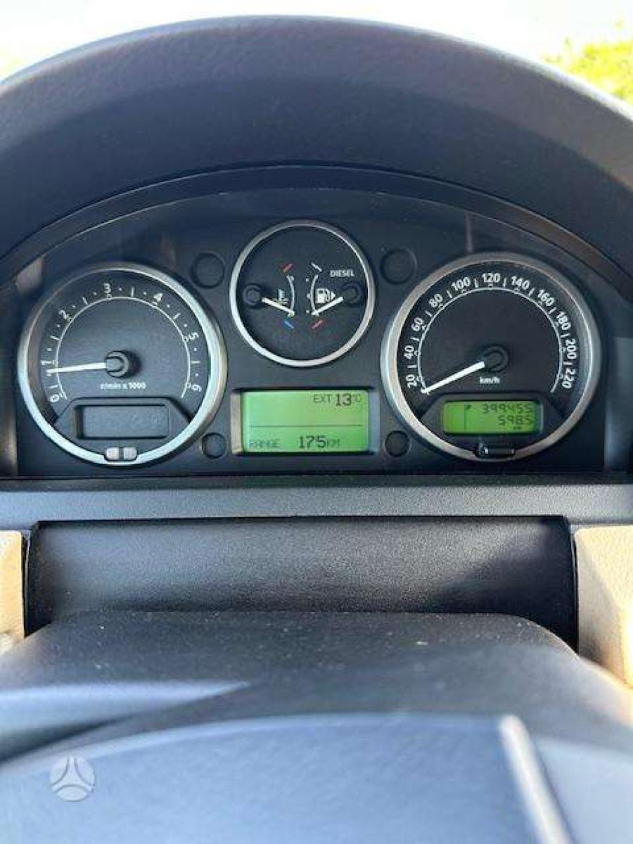 Grey Land Rover Discovery 2005 in Kaunas, with an engine capacity of 2.72 L and mileage of 399 thousand km for 3990 €, photo 8 on AUTOMOTO.COM.LV