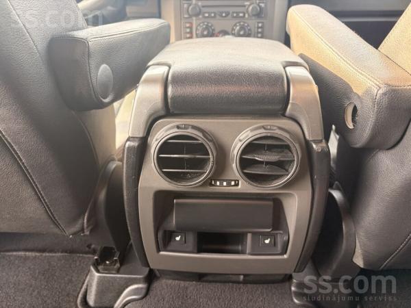Grey Land Rover Discovery 2005 in Cesis, with an engine capacity of 2.70 L and mileage of 349 thousand km for 4100 €, photo 7 on AUTOMOTO.COM.LV