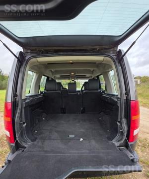 Grey Land Rover Discovery 2005 in Talsi, with an engine capacity of 2.70 L and mileage of 259 thousand km for 4100 €, photo 9 on AUTOMOTO.COM.LV