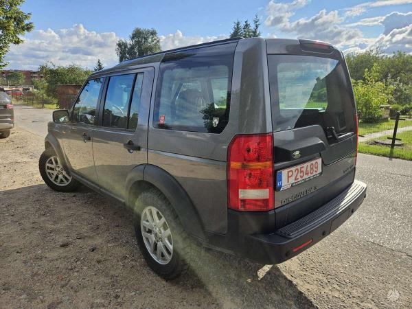 Pelēks Land Rover Discovery 2006 Šauļi, ar dzinēja tilpumu 2.70 L un nobraukumu 200 tūkst. km par 5200 €, foto 3 vietnē AUTOMOTO.COM.LV