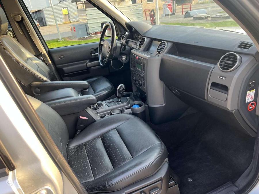 Pelēks Land Rover Discovery 2006 Pasvalys, ar dzinēja tilpumu 2.72 L un nobraukumu 336 tūkst. km par 3500 €, foto 8 vietnē AUTOMOTO.COM.LV