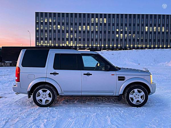 Pelēks Land Rover Discovery 2007 Viļņa, ar dzinēja tilpumu 2.72 L un nobraukumu 256 tūkst. km par 3950 €, foto 2 vietnē AUTOMOTO.COM.LV
