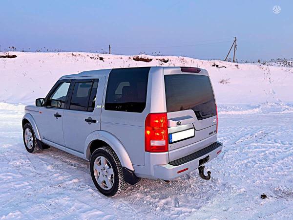 Pelēks Land Rover Discovery 2007 Viļņa, ar dzinēja tilpumu 2.72 L un nobraukumu 256 tūkst. km par 3950 €, foto 5 vietnē AUTOMOTO.COM.LV