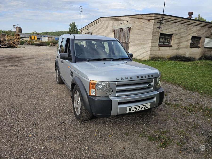 Pelēks Land Rover Discovery 2007 Ignalina, ar dzinēja tilpumu 2.72 L un nobraukumu 120 tūkst. km par 2350 €, foto 1 vietnē AUTOMOTO.COM.LV