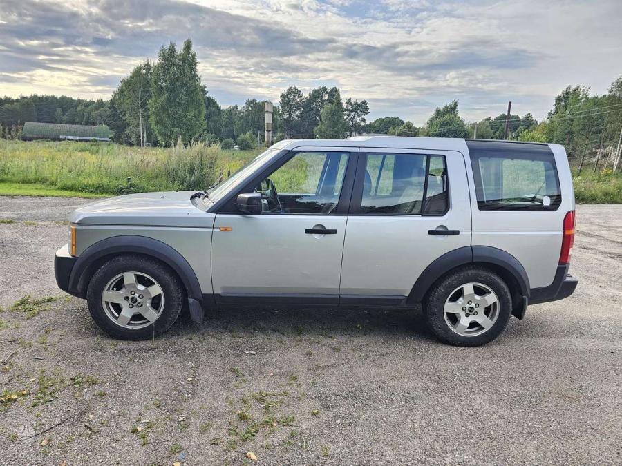 Pelēks Land Rover Discovery 2007 Ignalina, ar dzinēja tilpumu 2.72 L un nobraukumu 120 tūkst. km par 2350 €, foto 4 vietnē AUTOMOTO.COM.LV