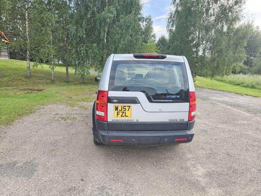 Pelēks Land Rover Discovery 2007 Ignalina, ar dzinēja tilpumu 2.72 L un nobraukumu 120 tūkst. km par 2350 €, foto 5 vietnē AUTOMOTO.COM.LV