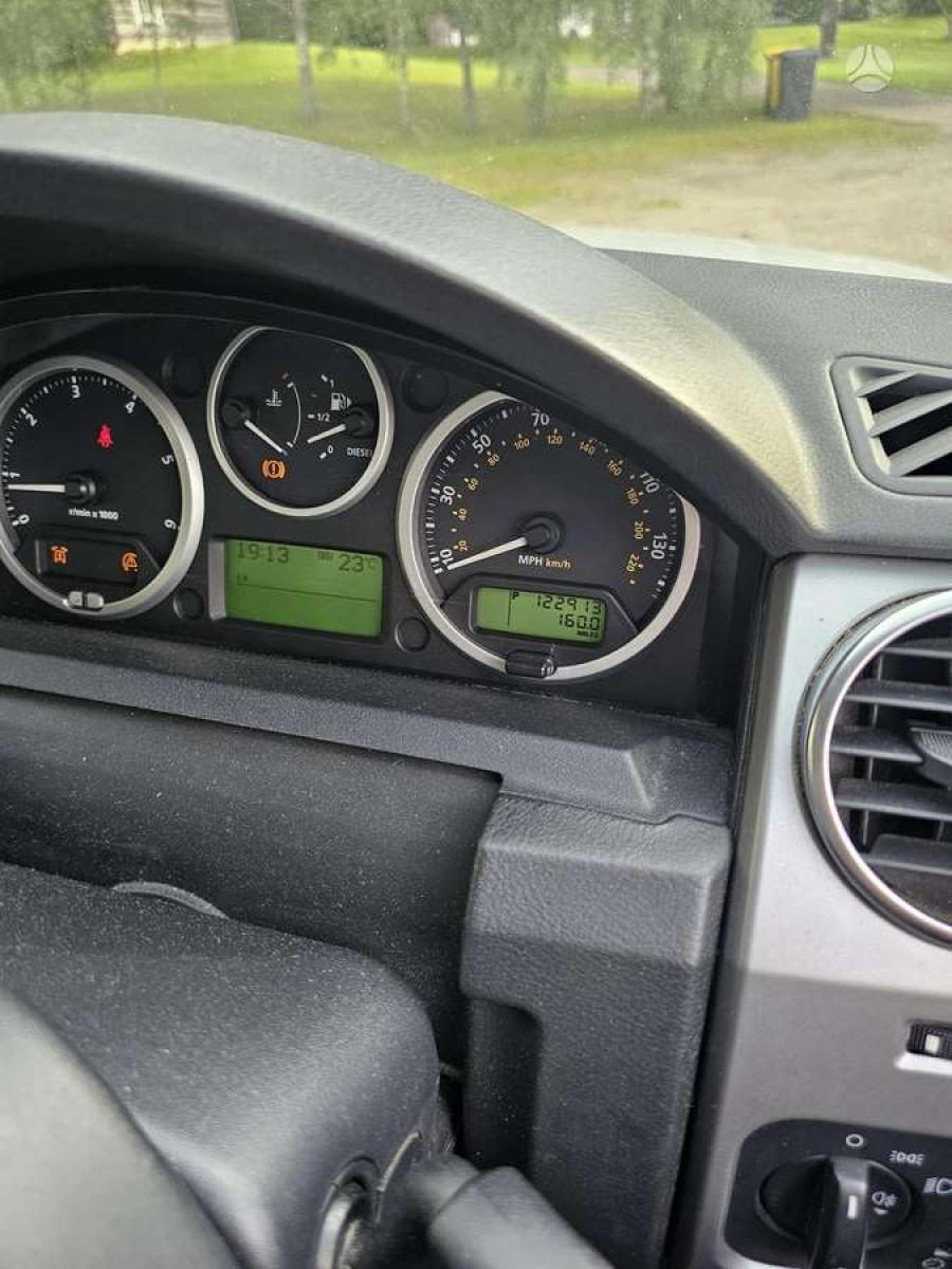 Pelēks Land Rover Discovery 2007 Ignalina, ar dzinēja tilpumu 2.72 L un nobraukumu 120 tūkst. km par 2350 €, foto 7 vietnē AUTOMOTO.COM.LV
