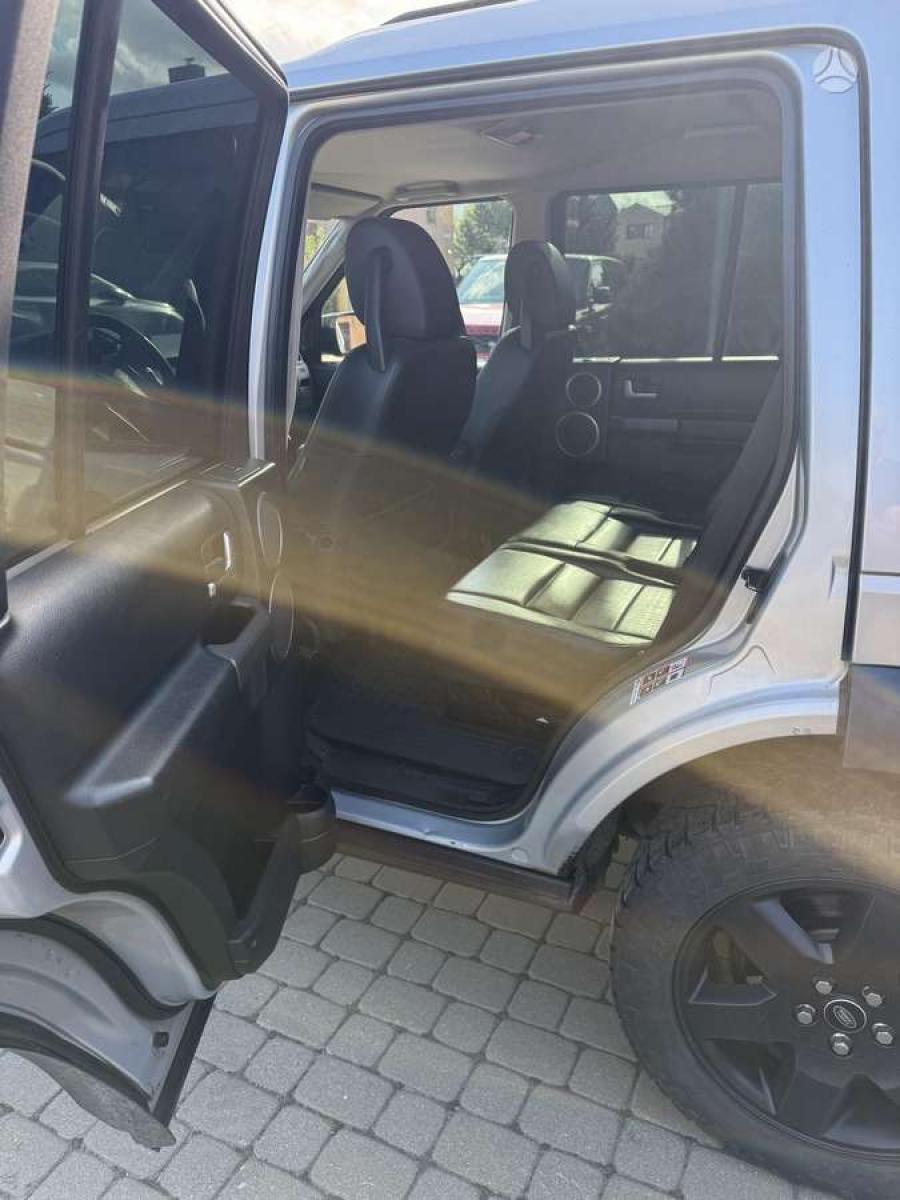 Grey Land Rover Discovery 2007 in Vilnius, with an engine capacity of 2.72 L and mileage of 369 thousand km for 3700 €, photo 13 on AUTOMOTO.COM.LV
