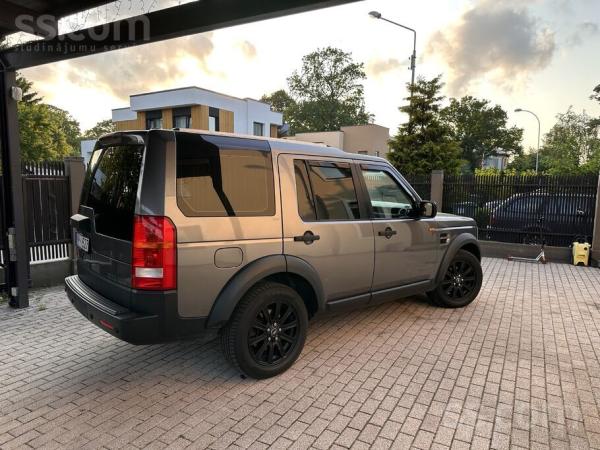 Grey Land Rover Discovery 2008 in Jurmala, with an engine capacity of 2.70 L and mileage of 258 thousand km for 3850 €, photo 3 on AUTOMOTO.COM.LV