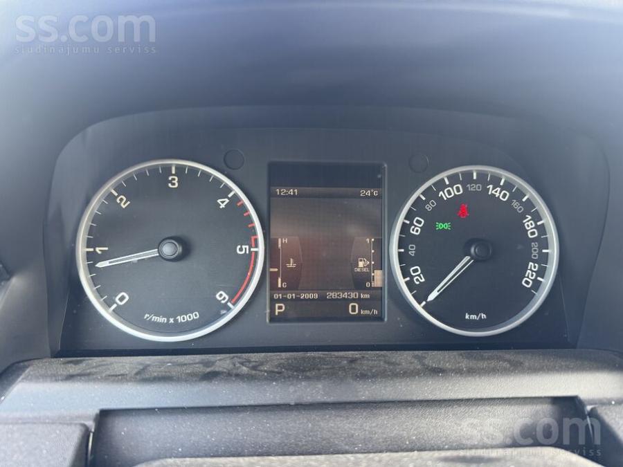 Pelēks Land Rover Discovery 2009 Rīga, ar dzinēja tilpumu 3.00 L un nobraukumu 0 tūkst. km par 3500 €, foto 9 vietnē AUTOMOTO.COM.LV