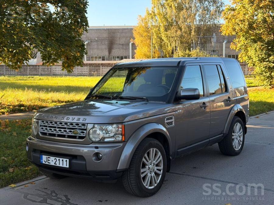 Grey Land Rover Discovery 2009 in Riga, with an engine capacity of 3.00 L and mileage of 284 thousand km for 7200 €, photo 4 on AUTOMOTO.COM.LV